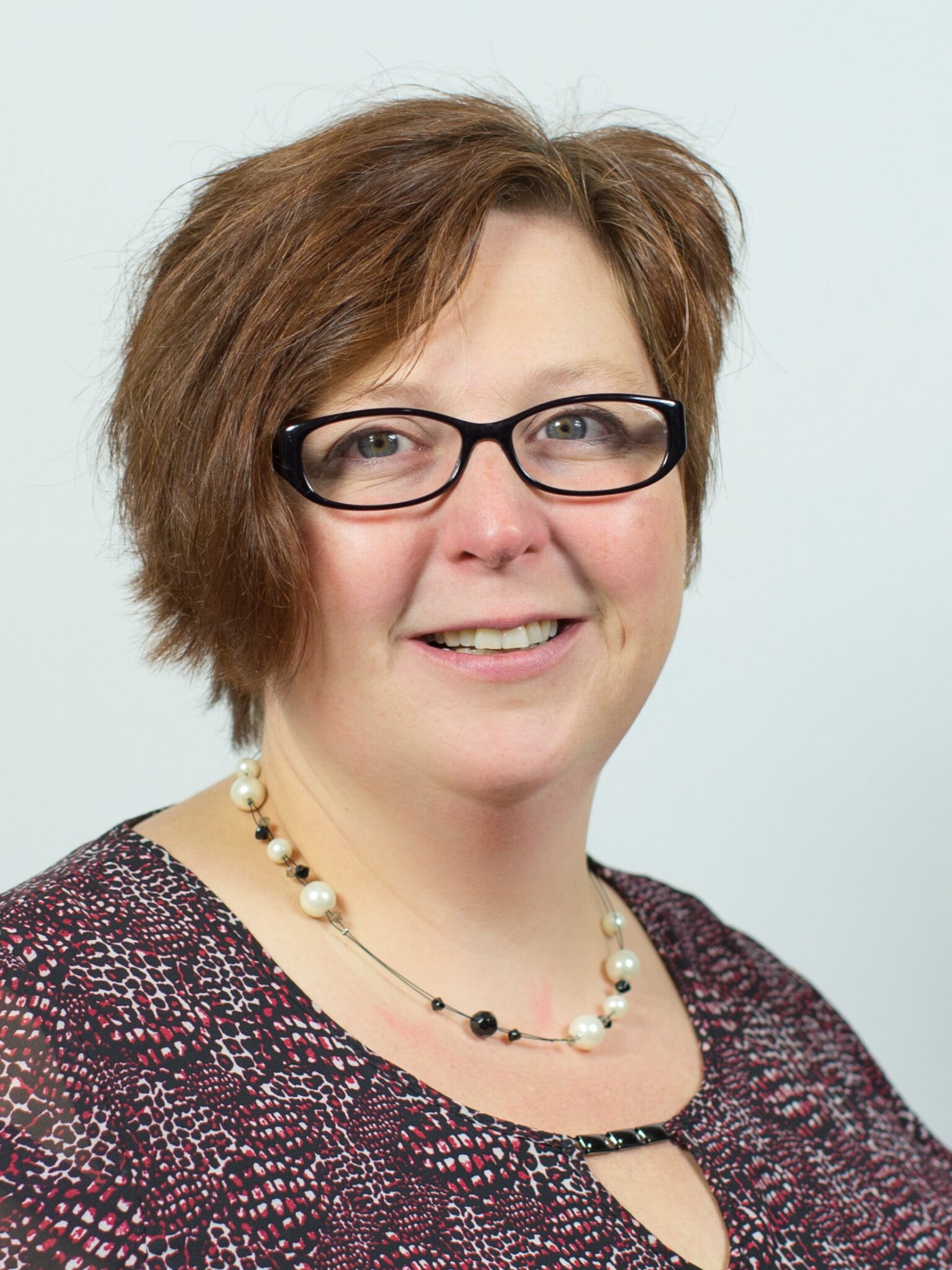 Contact - Condensator Dominit