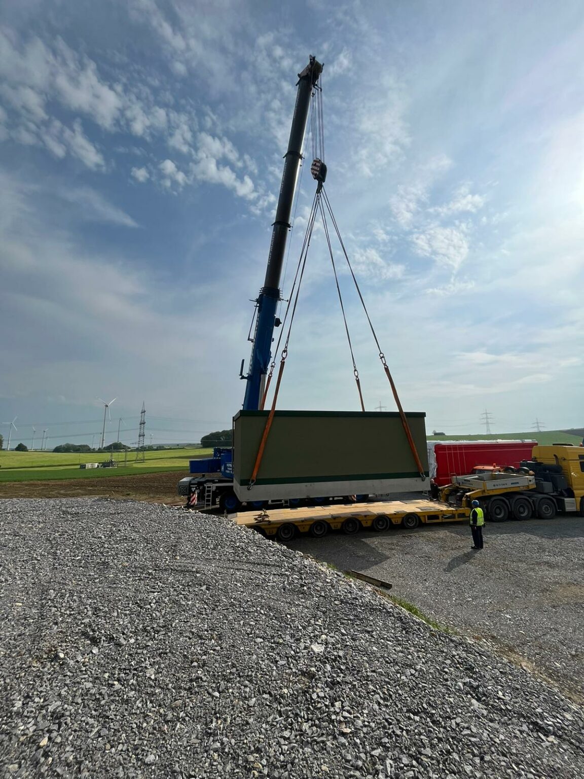 Heimatnah und neu errichtet: Anschlussfertige Betonstation im Windpark ...