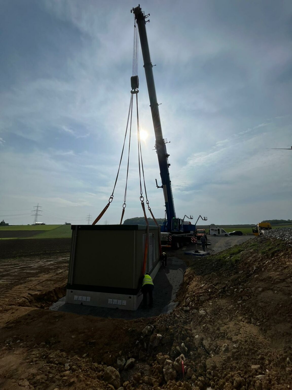 Heimatnah und neu errichtet: Anschlussfertige Betonstation im Windpark ...